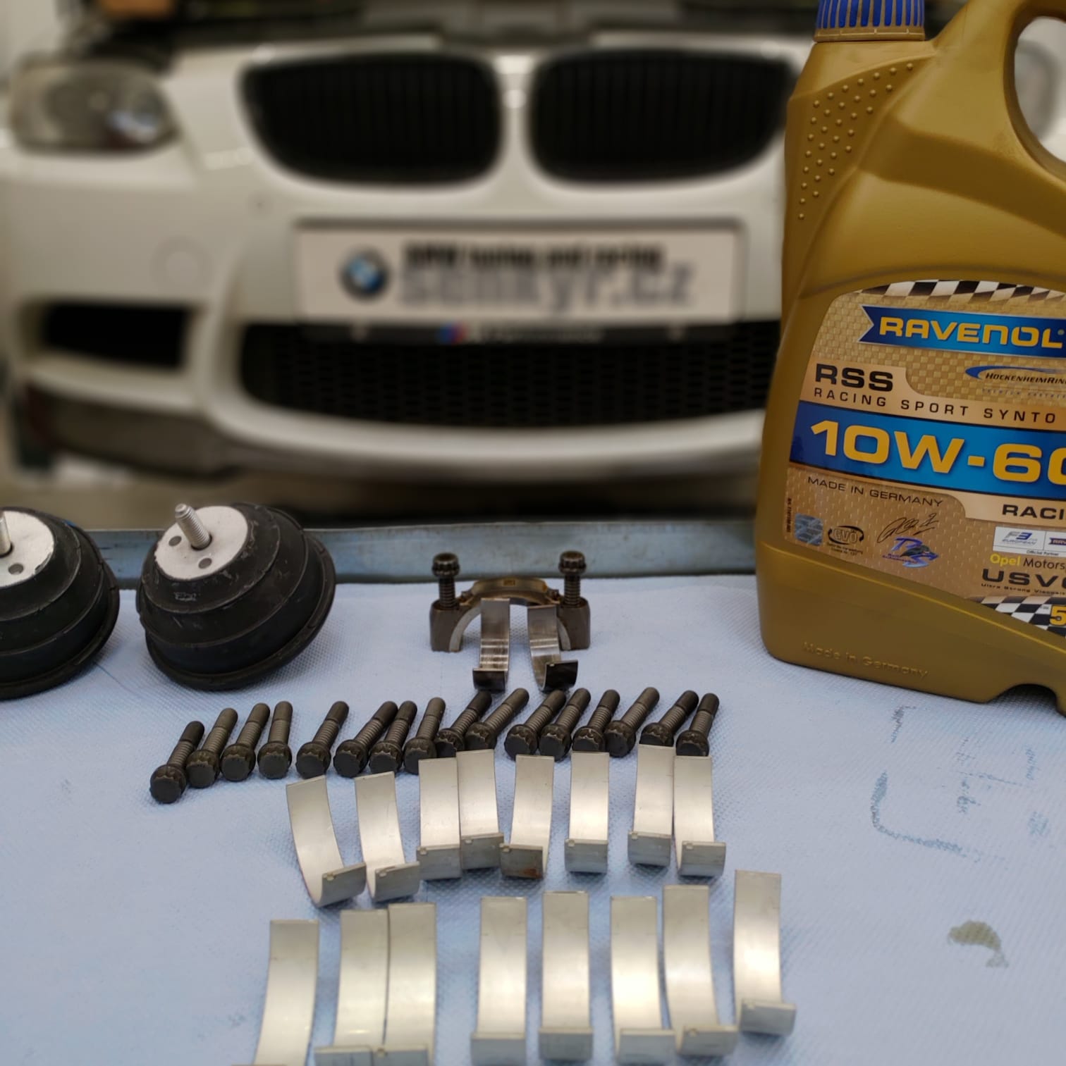 Connecting rod bearings V8 S65 - complete replacement | Šenkýř Motorsport